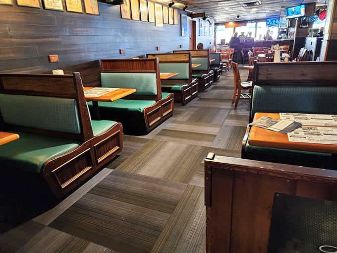 No white tablecloths here—just comfortable booths where countless seafood stories have been shared over decades.