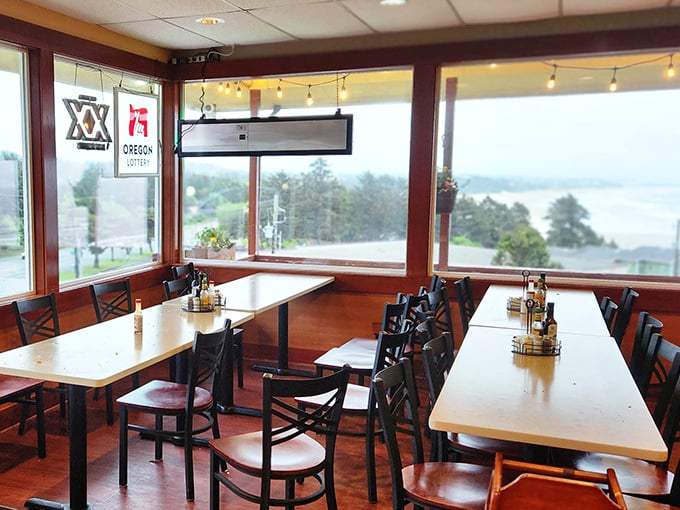 Ocean views complement your meal – because calories consumed while gazing at the Pacific somehow don't count.