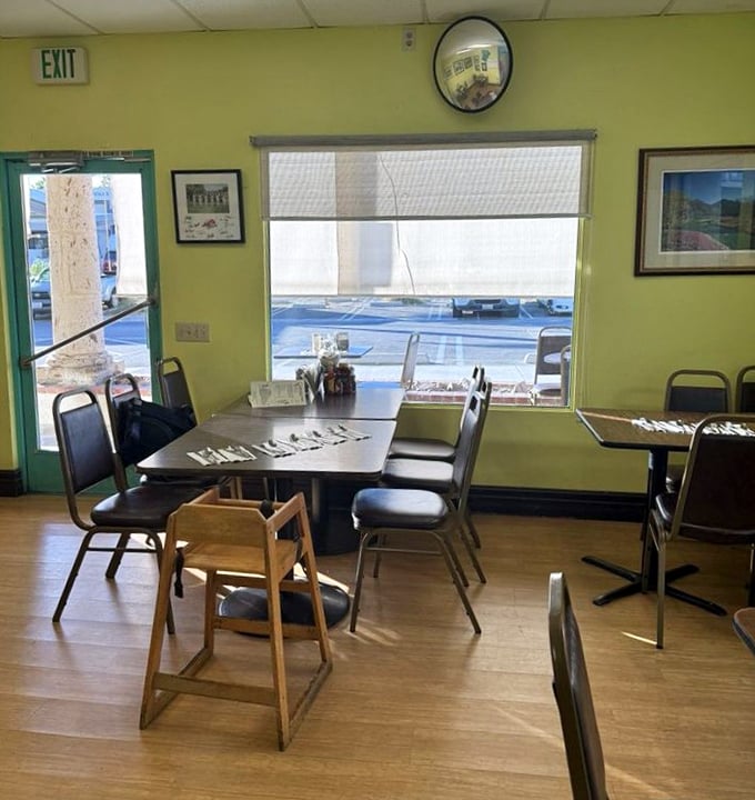 The dining area's no-nonsense charm says, "We put our energy into the food, not the furniture," and we're all better for it.