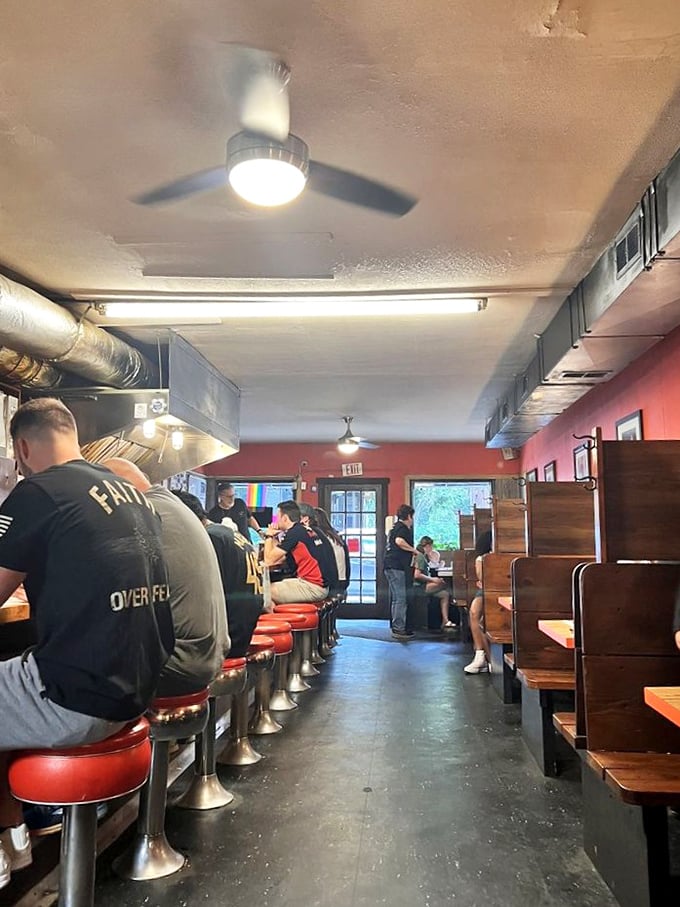 The narrow dining room creates a cozy camaraderie among strangers—all united in the pursuit of excellent hash browns. 