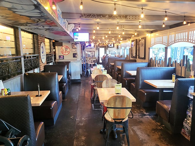 The dining area balances deli authenticity with Florida comfort – where New York hustle meets Sunshine State leisure in perfect harmony.