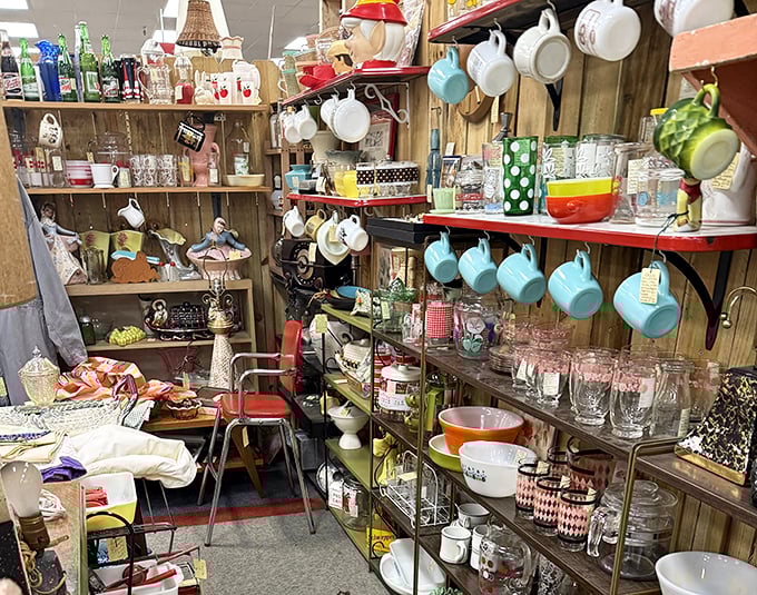 A booth that feels like your coolest relative's kitchen – complete with turquoise mugs, kitschy figurines, and that perfect chair your grandmother should never have given away.