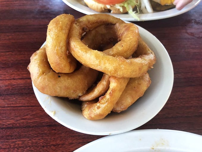 Onion rings with the perfect crunch-to-give ratio—the kind that make you wonder why you ever wasted time on lesser circular foods.