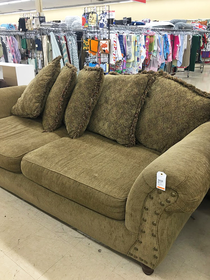 Couch potato paradise! This plush behemoth is begging for a Netflix marathon. Just add popcorn and prepare for the ultimate sink-in experience.