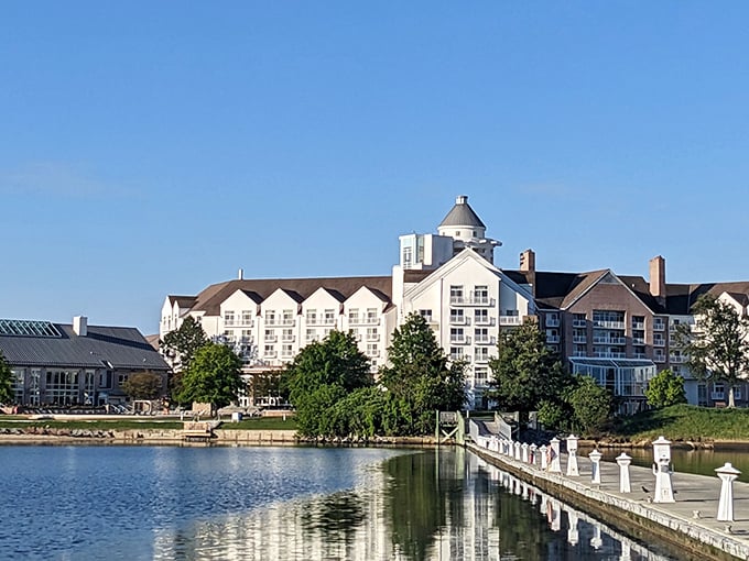 Cambridge’s waterfront resort living—scenic views and peaceful strolls, without the sky-high price tag.