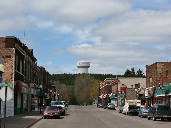 Cloquet's water tower watches over wallet-friendly living! Your retirement dollars tower over modest expenses here.
