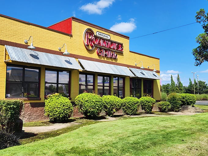 That cheerful yellow exterior promises the kind of comfort food that makes Salem families smile.