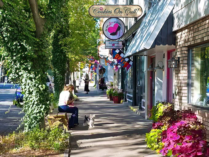 Cookies on Call—just one of Saugatuck's delightful small businesses. Because sometimes you need cookies delivered like a pizza!