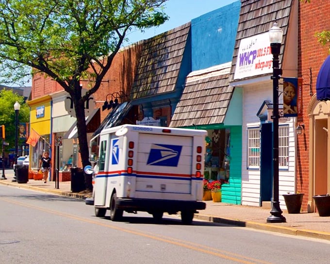 Everyday life with a splash of color—Cambridge’s small-town charm shines through its lively shops and local spirit.
