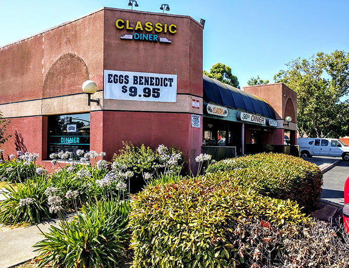That classic storefront design promises exactly what it delivers: timeless comfort food done absolutely right every time.