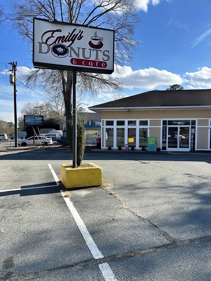 Sometimes the best donut shops hide in plain sight along busy Williamsburg roads. 