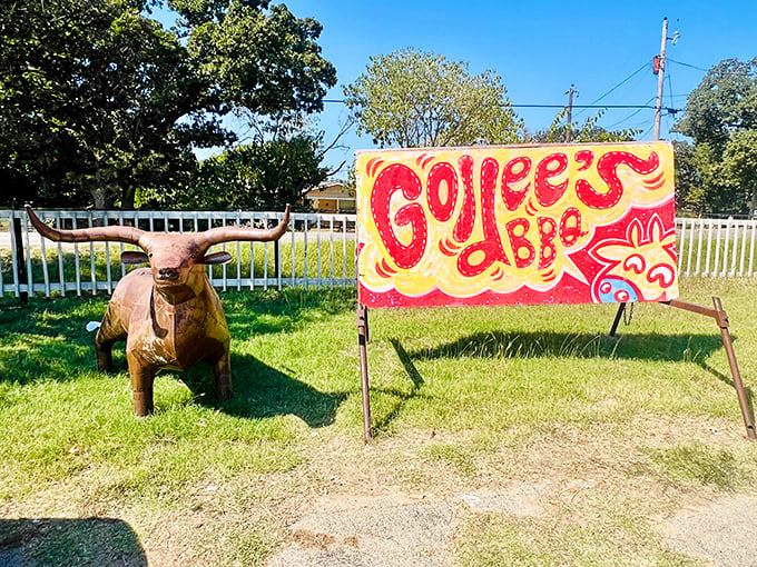 That metal longhorn outside Goldee's reminds you exactly what state you're in—as if the perfect brisket wasn't clue enough.