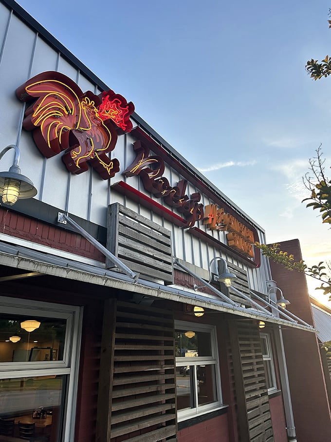 When neon calls your name, you answer – especially when it promises chicken with serious heat.