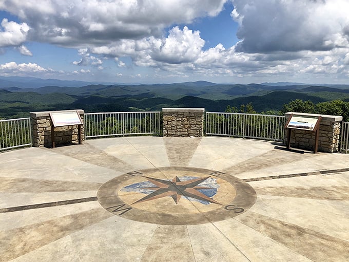 Four-state feast! Standing on this compass rose is like being the conductor of a symphony of mountains—with movements playing across state lines.