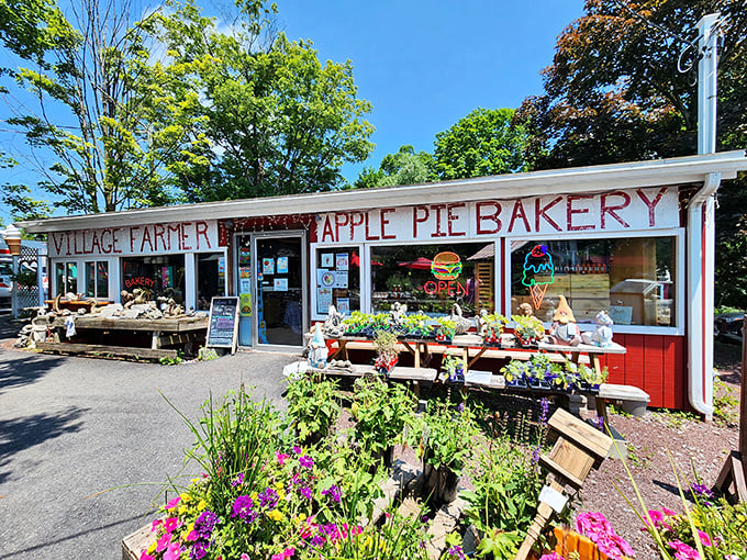 Garden gnomes and flower displays welcome you to apple pie paradise – where hikers refuel and locals stock up on weekend treats.