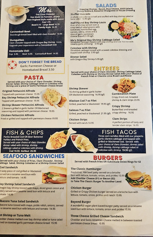 A menu that reads like poetry to seafood lovers—from legendary clam chowder to fish tacos that make Wednesday feel like vacation.