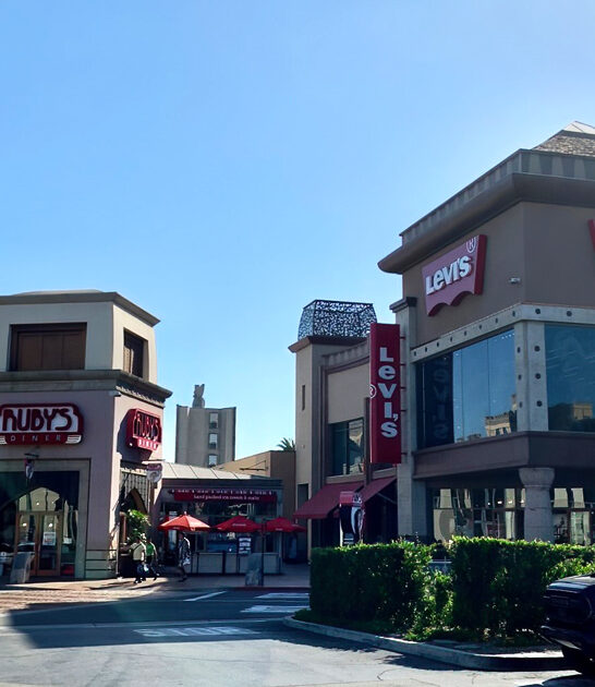 california deals outlet mall ftr