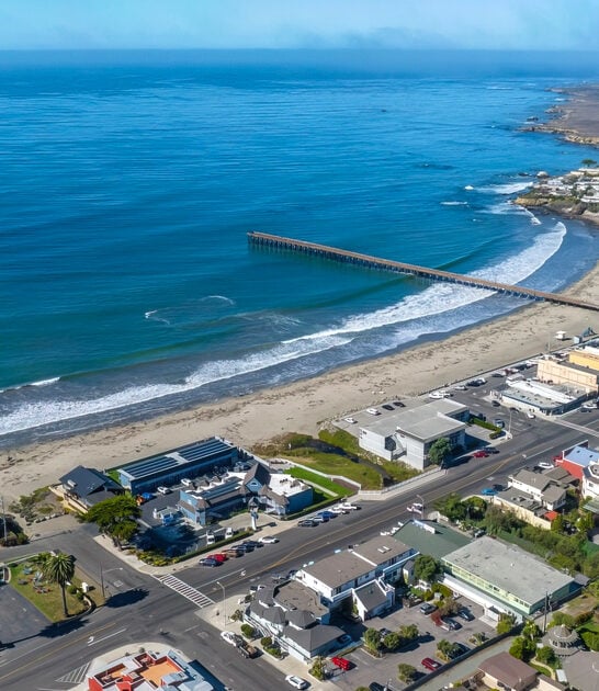 enthralling coastal town california ftr