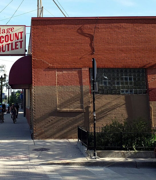 gigantic secondhand shops illinois ftr