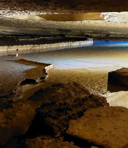 gorgeous cave missouri secrets ftr
