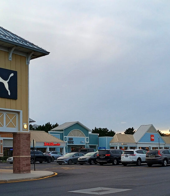 massive delaware outlet mall ftr