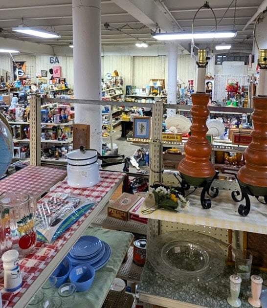 vintage beautiful store wisconsin ftr