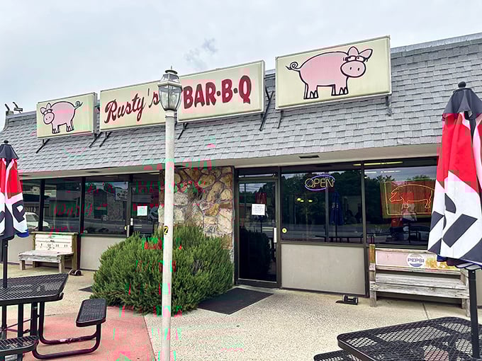 Those cartoon pigs on the sign aren't just cute – they're sending you a message: "The barbecue inside is worth the drive to Leeds."