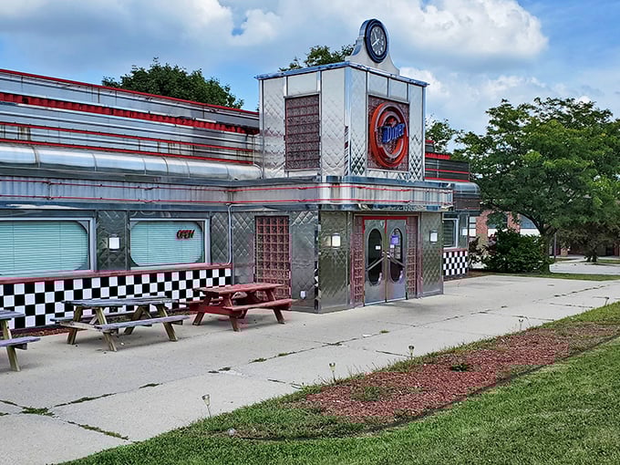 Classic American diner architecture meets Iowa charm – that checkerboard pattern practically screams "comfort food inside!"