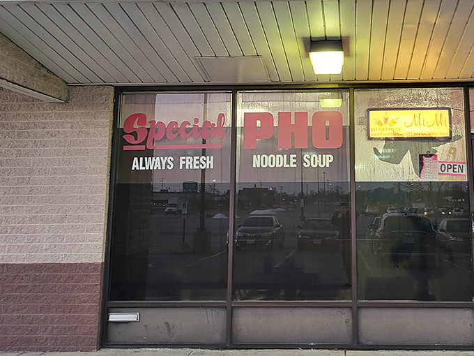 The window proudly announces "Special PHO - ALWAYS FRESH" like a delicious promise to passersby. No false advertising here—just honest-to-goodness Vietnamese goodness.