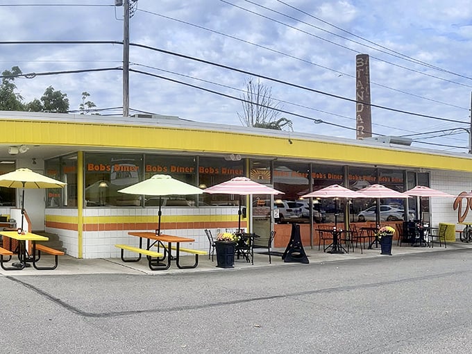 The sunshine-yellow exterior of Bob's Diner in Carnegie isn't just eye-catching—it's a beacon of breakfast hope for pancake pilgrims across Pennsylvania.