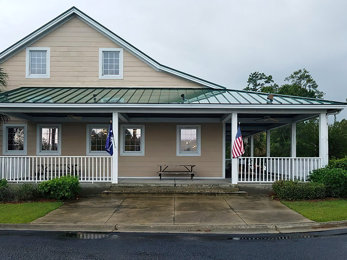 The unassuming exterior of Simply Southern Smokehouse looks like your favorite aunt's country home—complete with rocking chair-ready porch and Southern hospitality on tap.