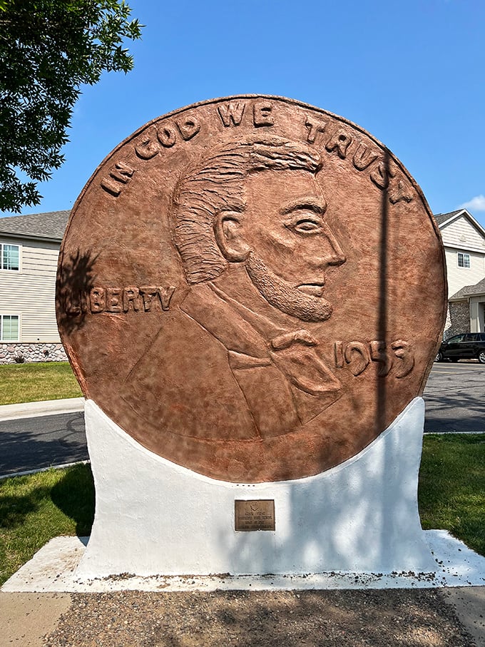 Lincoln's profile has never looked so imposing! The World's Largest Penny gleams in the Wisconsin sunshine, making your wallet's contents seem downright microscopic.