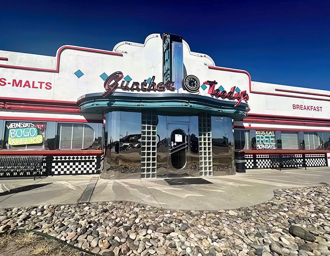 The gleaming chrome facade of Gunther Toody's beckons like a time machine disguised as a diner. Those neon lights aren't just decoration—they're a promise of deliciousness waiting inside.