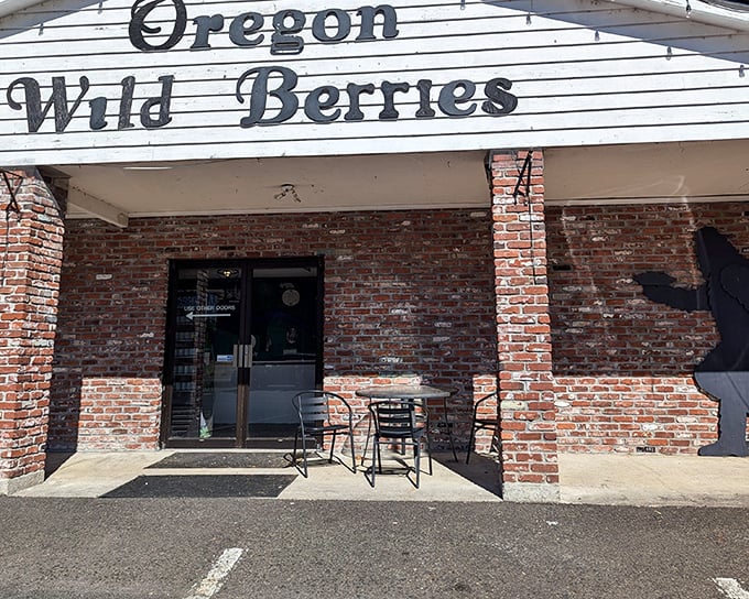 The brick façade of Oregon Wild Berries welcomes hungry travelers like an old friend who happens to make incredible pie.