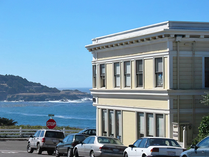 Mendocino’s seaside charm unfolds with historic buildings overlooking endless blue, where every corner feels like a postcard brought to life.