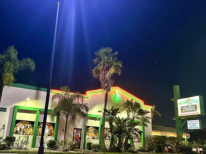 By night, this unassuming building becomes a glowing temple to the art of classic American diner cuisine. Palm trees and comfort food – a perfect Florida pairing.