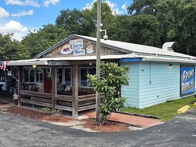 A blue-sided slice of Americana where "Put a Little South in Your Mouth" isn't just a slogan—it's a delicious promise kept daily.