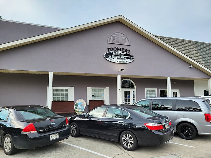 The unassuming exterior of Toomer's hides culinary treasures within—like finding a pearl in an oyster, the best seafood spots often come in modest packages.