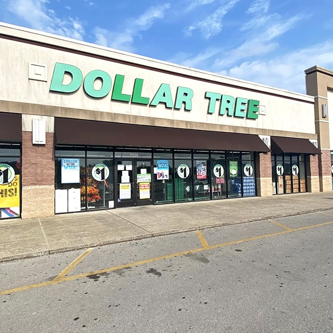 Another angle reveals just how massive this discount wonderland really is – prepare your walking shoes!