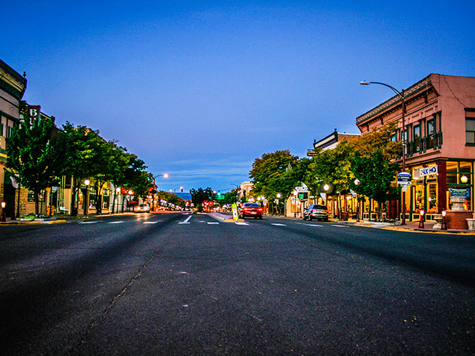 Where else can you find snow-capped mountains and a Denny's in perfect harmony? Montrose offers that rare combination of breathtaking natural beauty and practical amenities. 