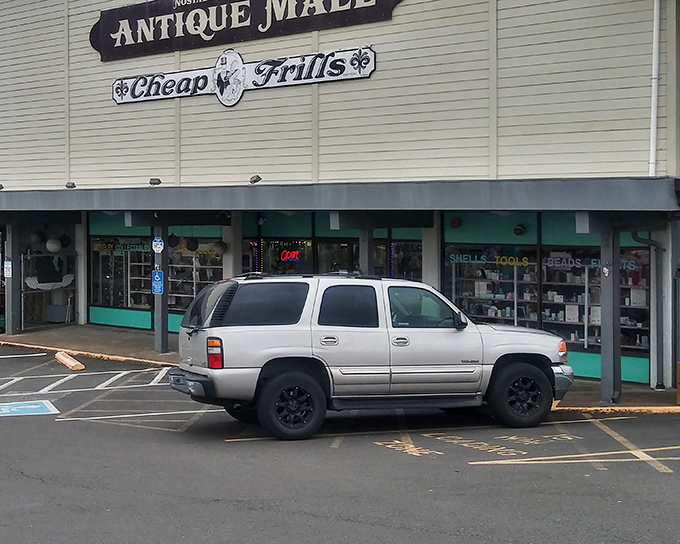 The unassuming exterior of Newport's time machine disguised as an antique mall. One step through these doors and suddenly it's simultaneously 1952, 1967, and 1983.