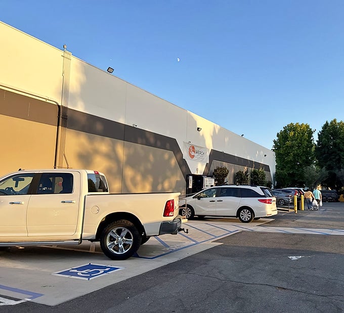 The unassuming exterior of Mercy Warehouse belies the treasure trove within. California sunshine and bargain hunting—name a more perfect pairing!