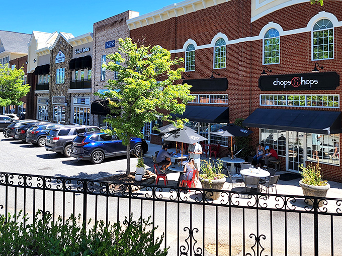 Downtown Watkinsville proves that good things come in brick packages – especially when there's outdoor seating involved.