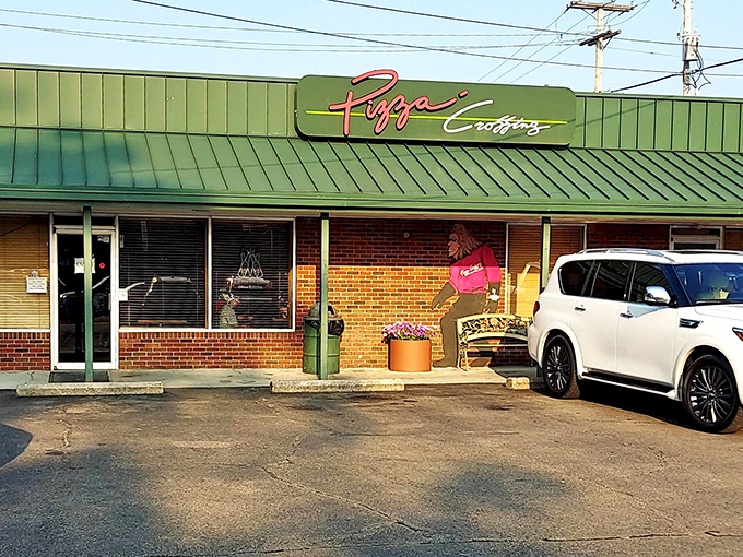 Pizza Crossing's modest exterior hides culinary treasures like your grandma's secret recipe box tucked behind the cereal.