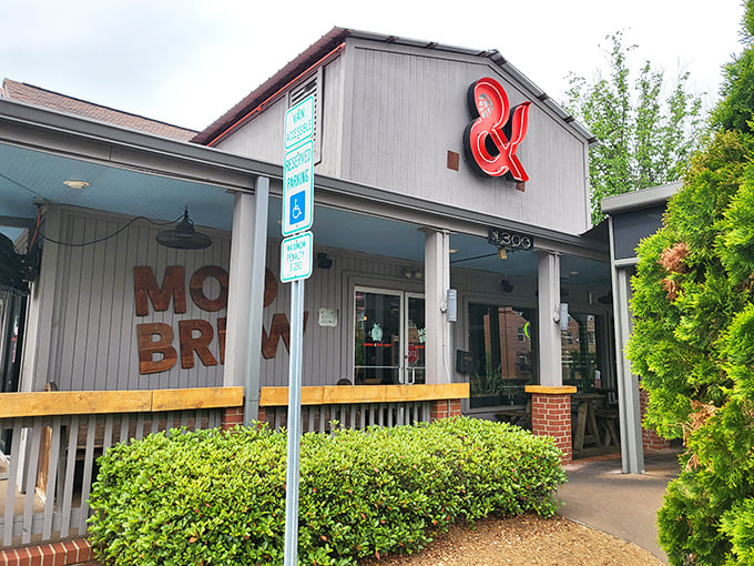 Moo & Brew keeps things simple—great burgers, cold beer, and a chill Charlotte vibe that hits the spot every time.