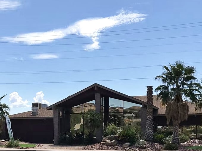 The desert sun plays off Calico's angular architecture, creating an oasis of modern comfort against Kingman's rugged landscape. A culinary mirage worth chasing.