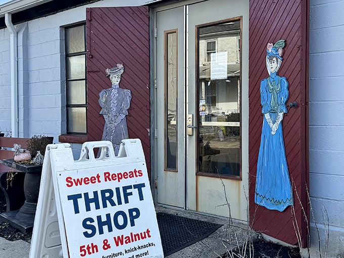Those painted Victorian ladies flanking the entrance aren't just decorative—they're sentinels guarding treasures within. Sweet Repeats' unassuming facade belies the wonderland inside.