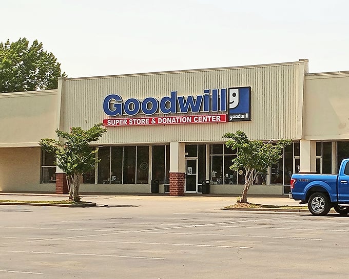 The "Super Store" sign isn't lying – this place means business when it comes to secondhand treasures.