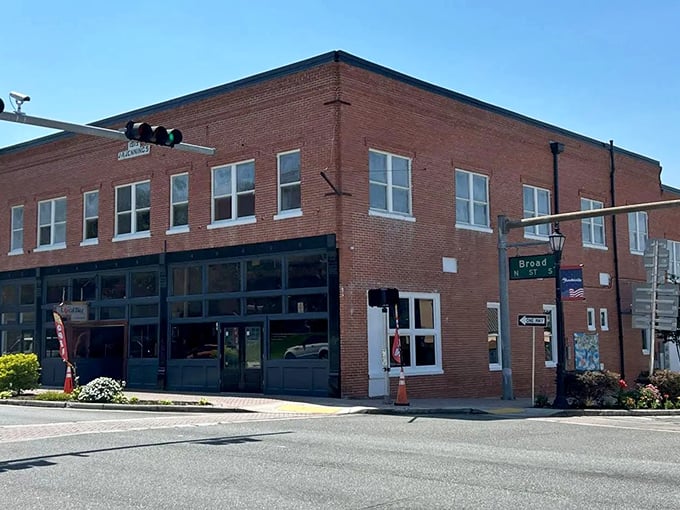 Downtown Brooksville keeps its small-town charm alive with classic brick buildings and sunlit street corners that hint at Florida’s quieter side.