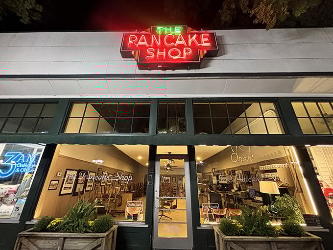 That glowing neon sign isn't just advertising—it's a beacon calling breakfast lovers home to Hot Springs' finest morning destination.